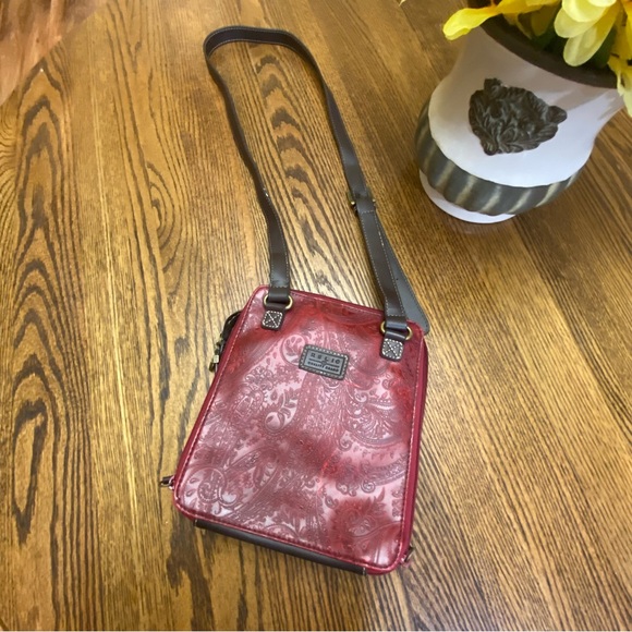 Relic | Bags | Relic Shoulder Bag With Lots Of Storage | Poshmark